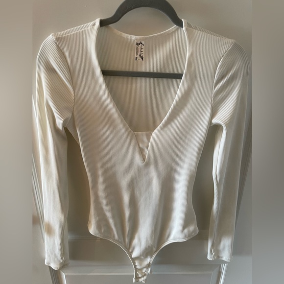 Free People | Tops | Free People White Ribbed Longsleeve Bodysuit ...